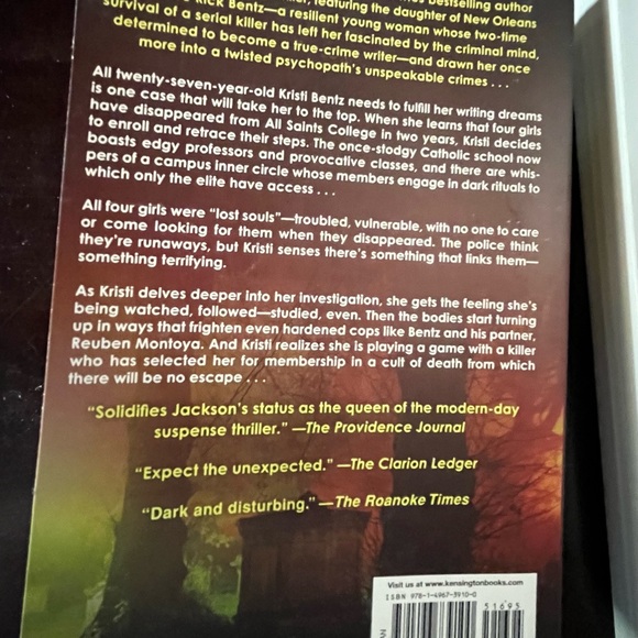 Other | Lisa Jackson Lost Souls And The Last Sinner | Poshmark